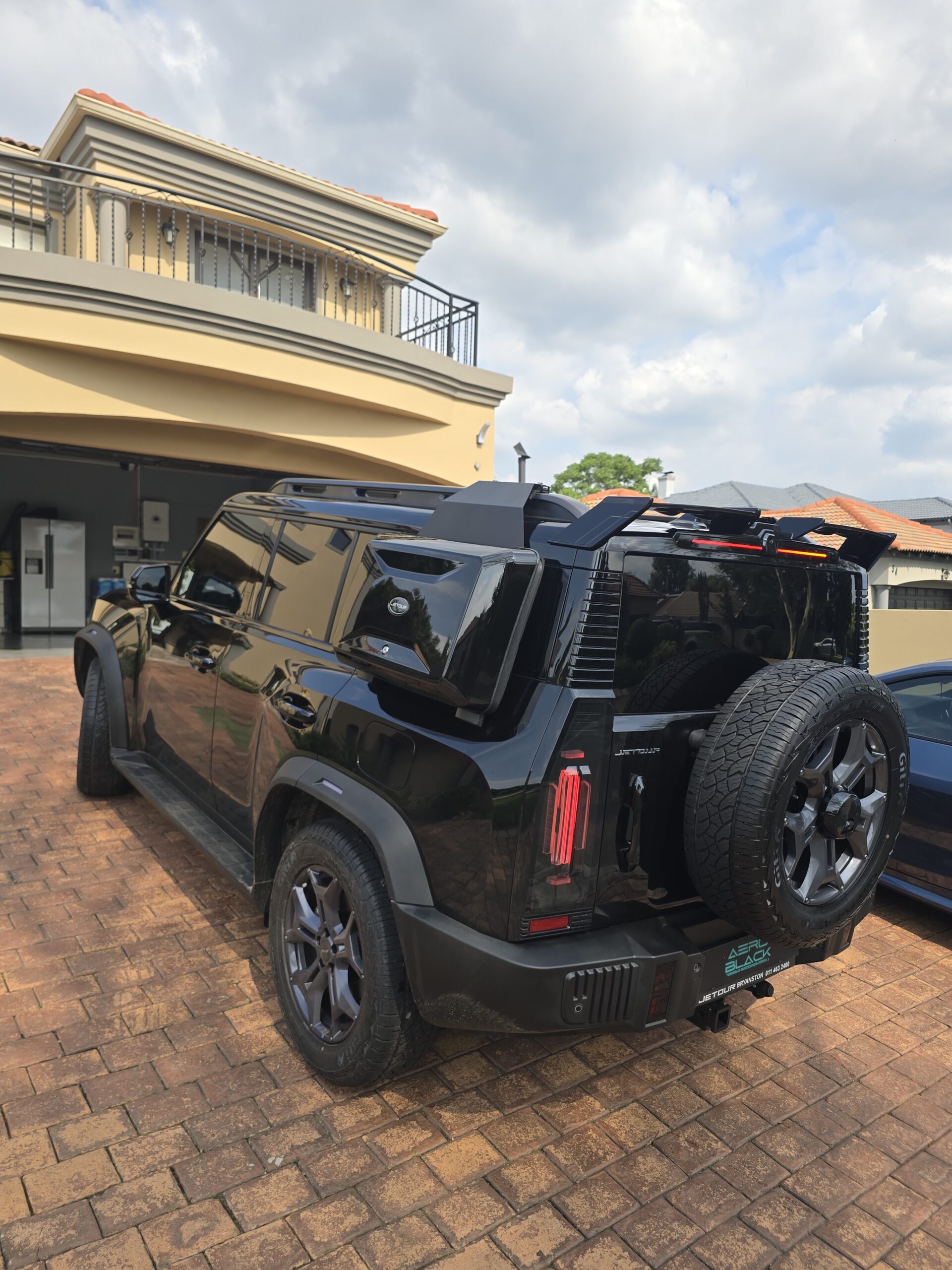 JETOUR T2 DARK KNIGHT ROOF SPOILER – aeroblack